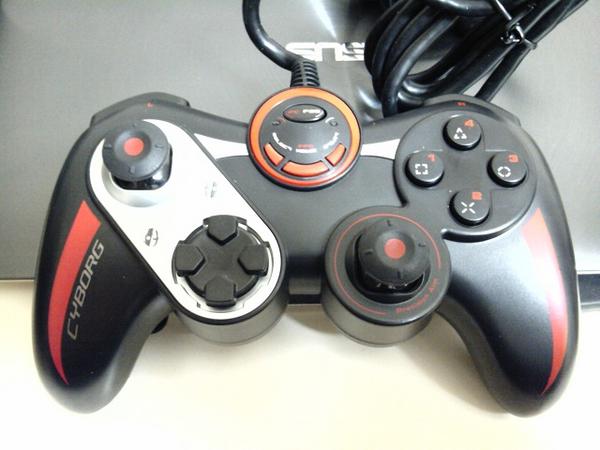 PC用ゲームパッド Cyborg V.3 Rumble Pad - posfie