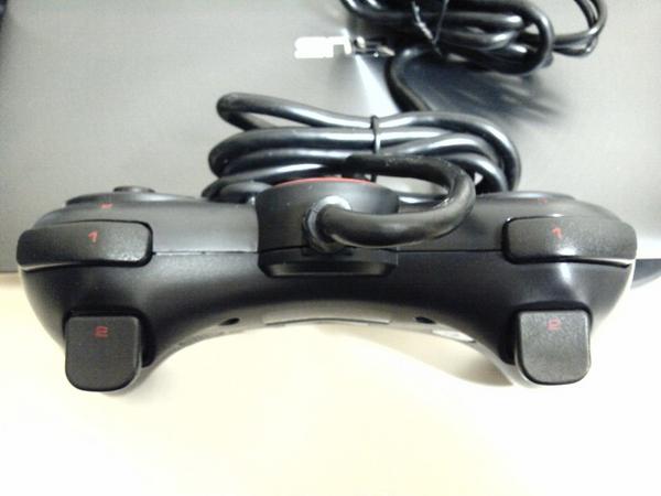 PC用ゲームパッド Cyborg V.3 Rumble Pad - posfie