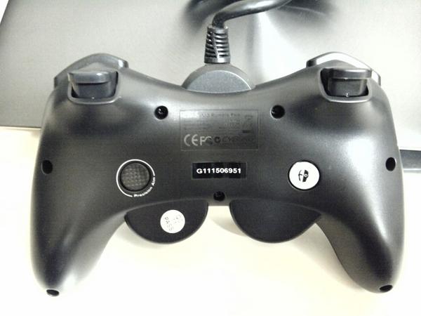 PC用ゲームパッド Cyborg V.3 Rumble Pad - posfie