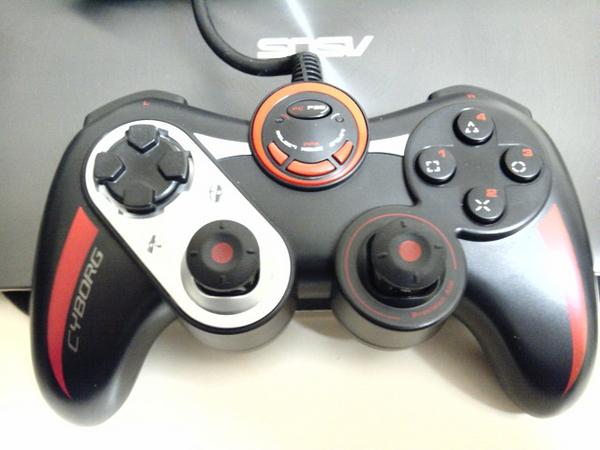 PC用ゲームパッド Cyborg V.3 Rumble Pad - posfie
