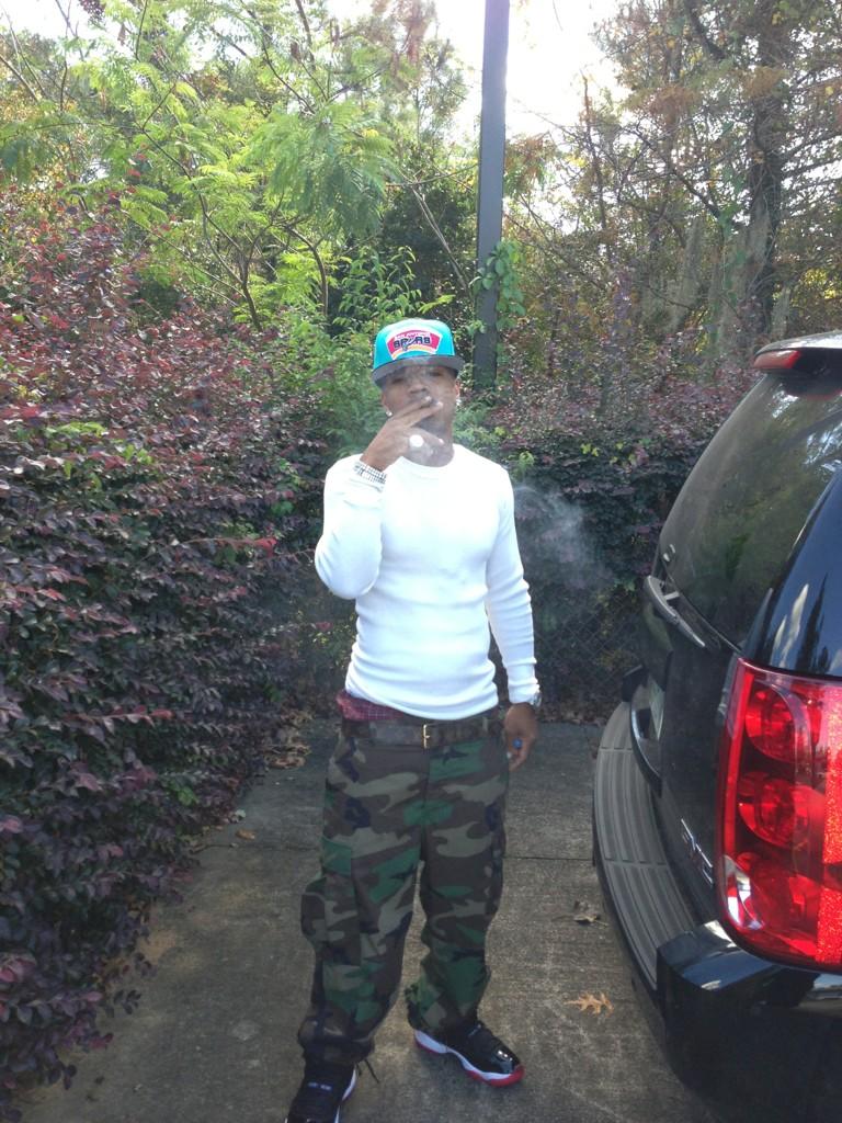 Plies Cars And House