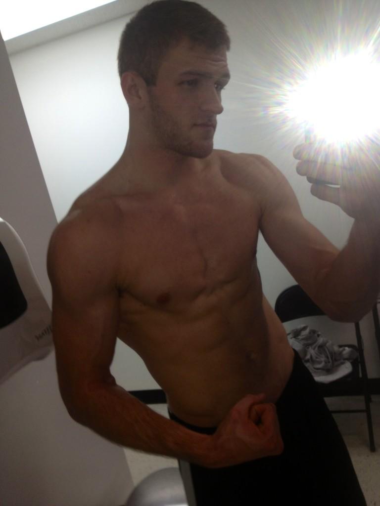 John Evans on Twitter: "Late night pump http://t.co/8LyOyLFF" / Twitter