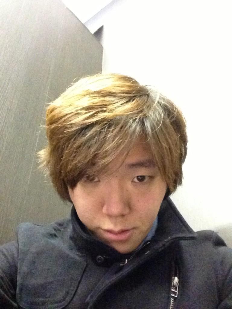 HIKAKIN😎ヒカキン on Twitter: "これから散髪でござる！こちらがビフォー⊂((・x・))⊃ http://t.co/wPlyUlSQ"