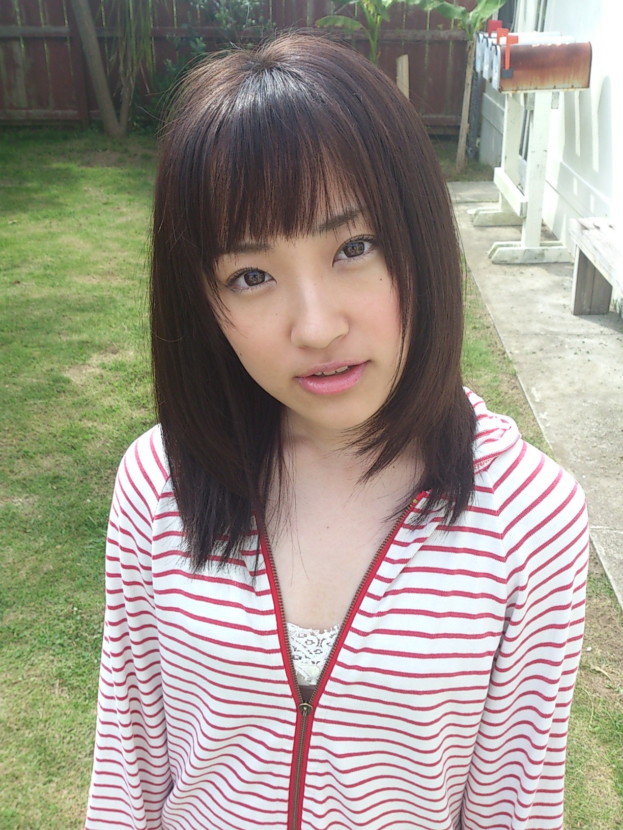 ryoju on Twitter: "こじまゆこと、小島麻友美、人生初の撮り下ろしグラビア!! 16歳、現役女子高生です。 http://t.co/Pbv4U9IV" / Twitter