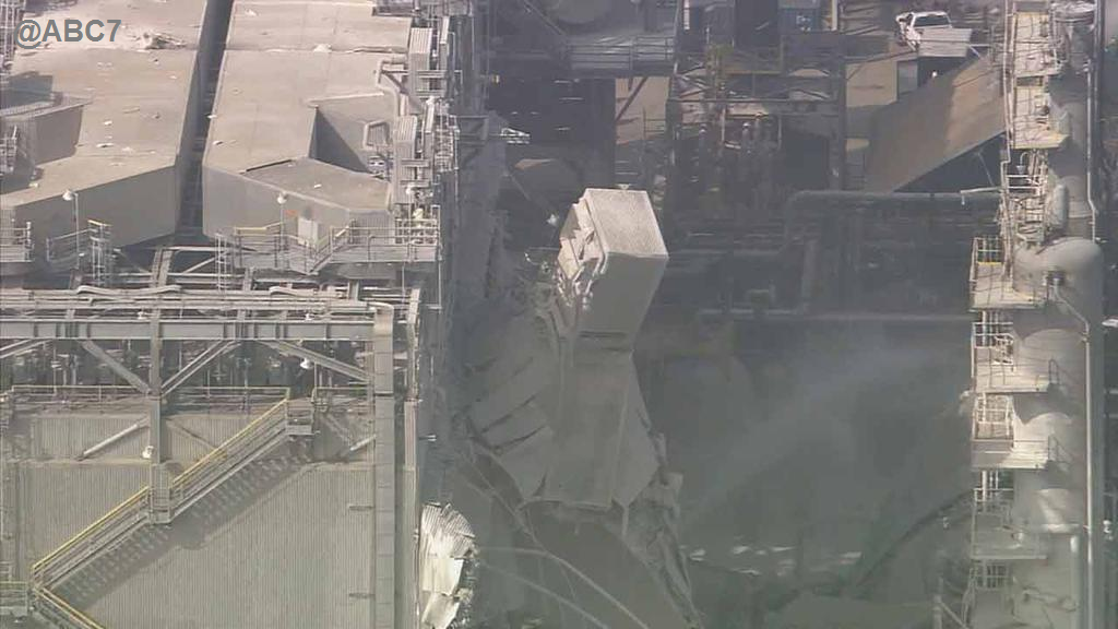 Police: Explosion reported at ExxonMobil refinery in Torrance, CA ...