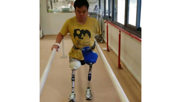 Navy serviceman Jason Chee – who was maimed in an accident – learns to ...