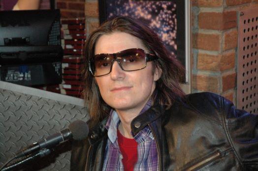Today on Sternthology: 2010 bed bug scare, Mitch Hedberg, Gary’s caps ...
