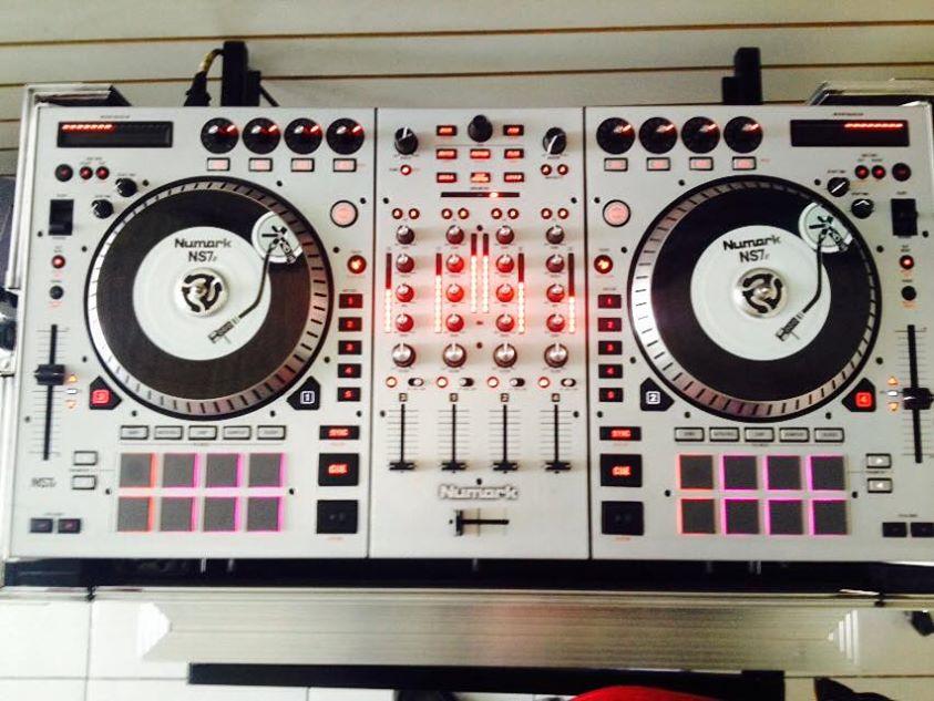 Numark Ns7 2