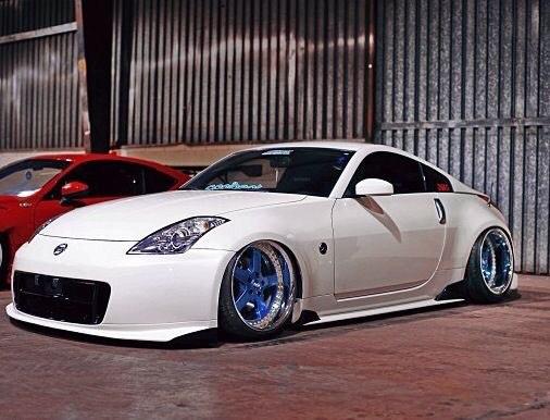 Slammed Nissan 350z