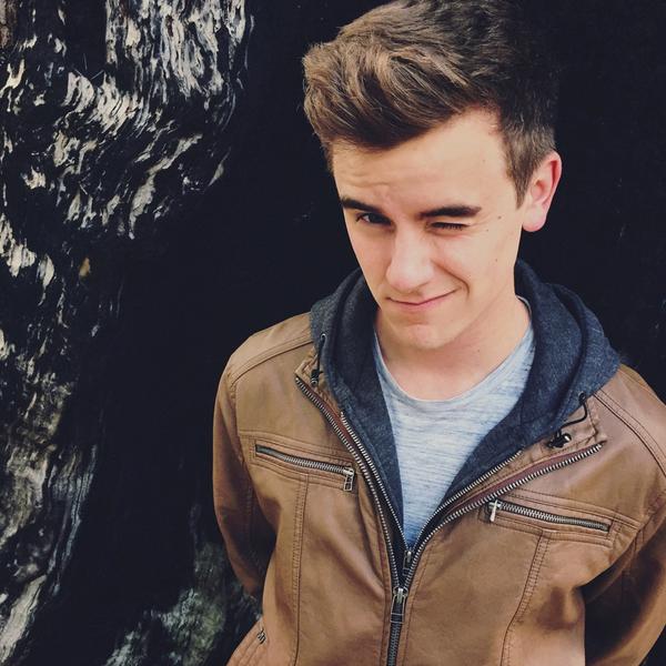 Connor Franta Hairstyle