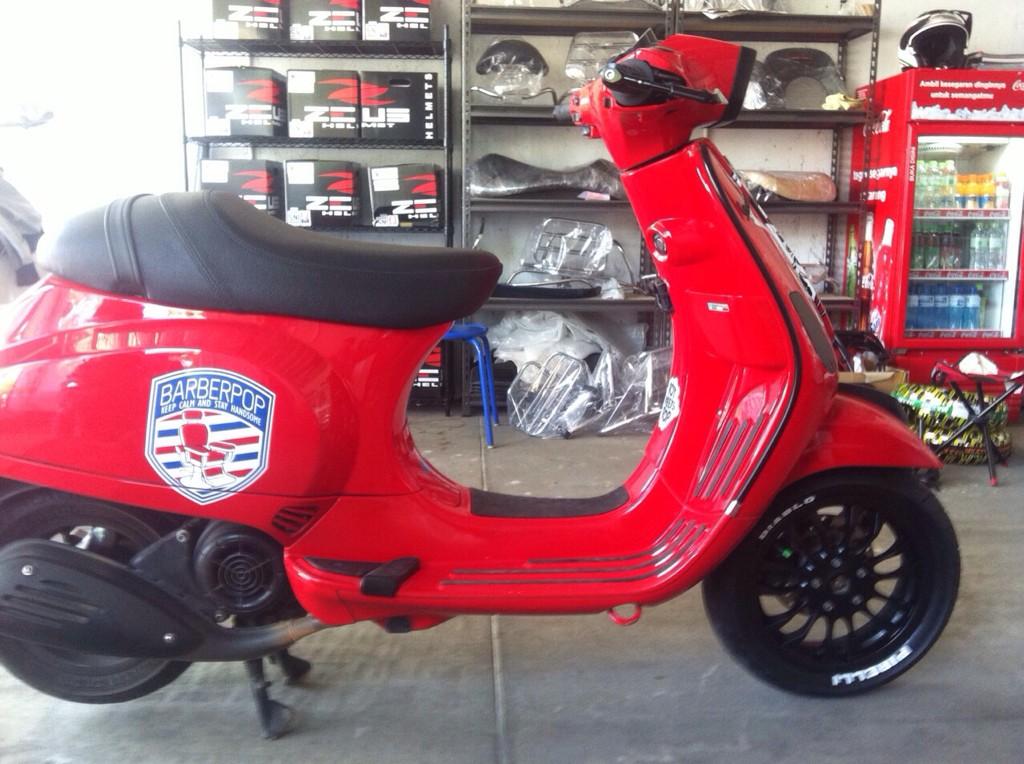 Vespa Scooter Black Modif