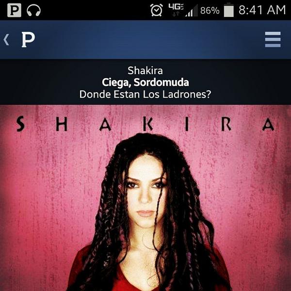 Shakira Ciega Sordomuda