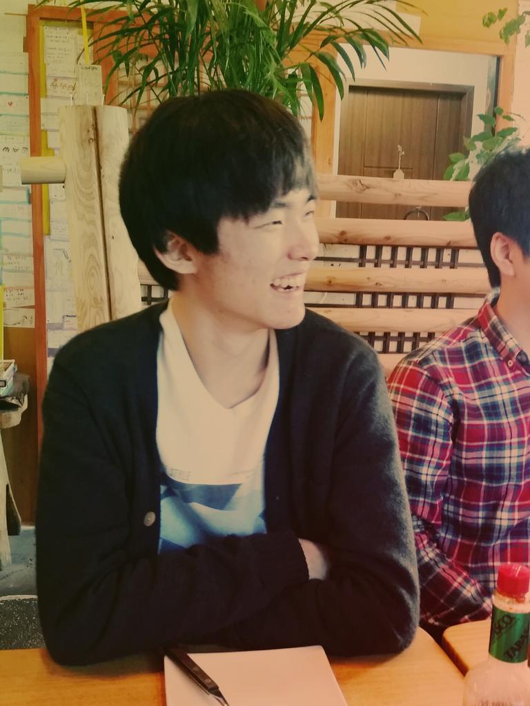 T1 LoL on Twitter: "In JeJu. 2 시간 간격으로 먹자!! #SKT #T1 Faker http://t.co/wntVMhhzCX" / Twitter