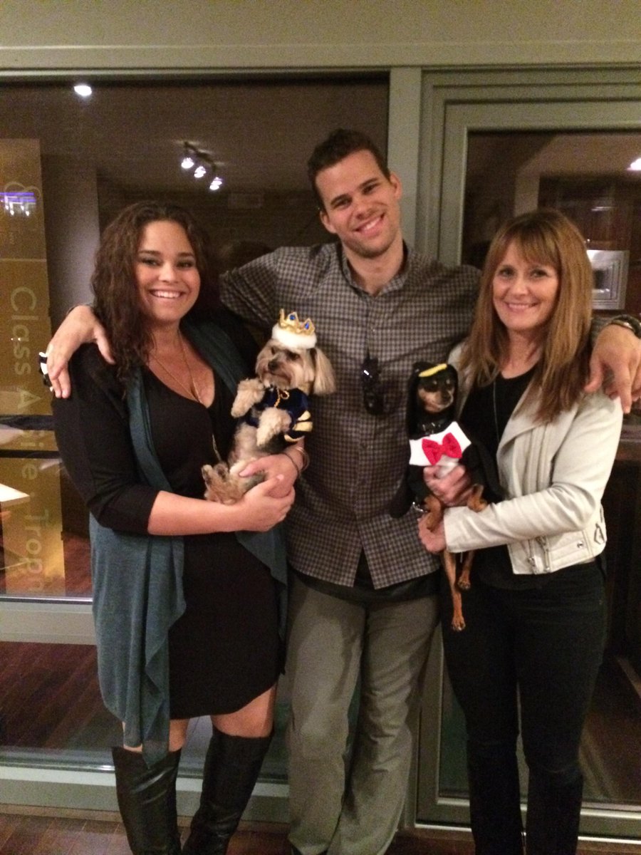 Kris Humphries Sisters