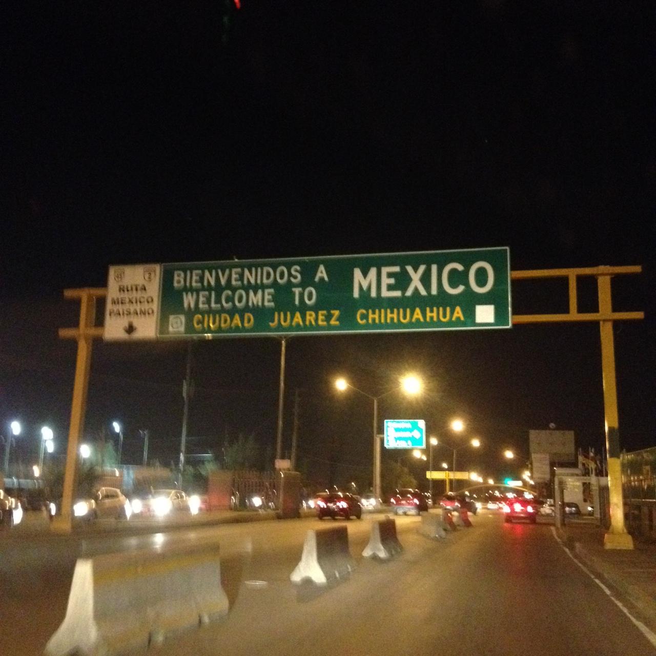 Mexican Border Crossing Sign