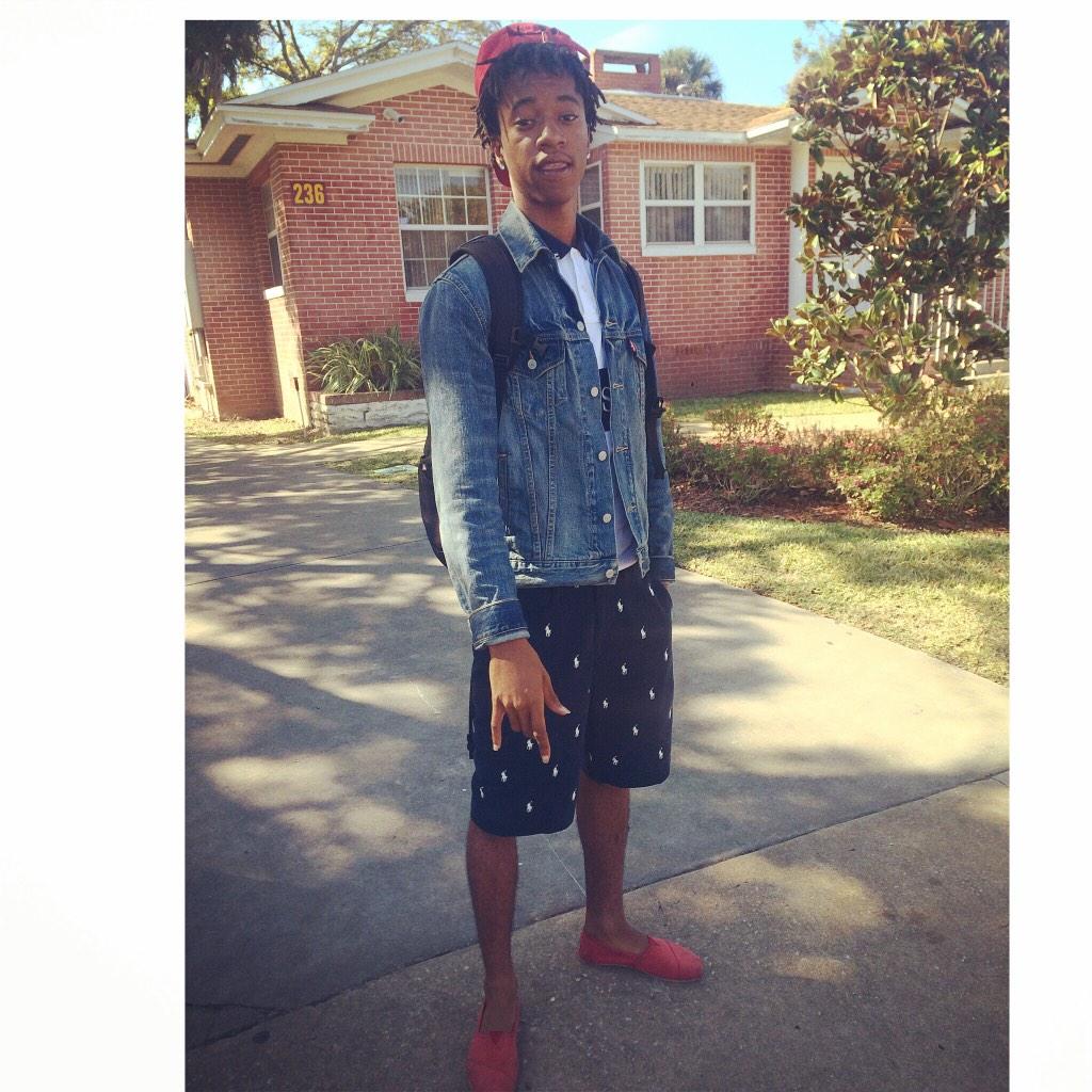 Wiz Khalifa Wearing Toms