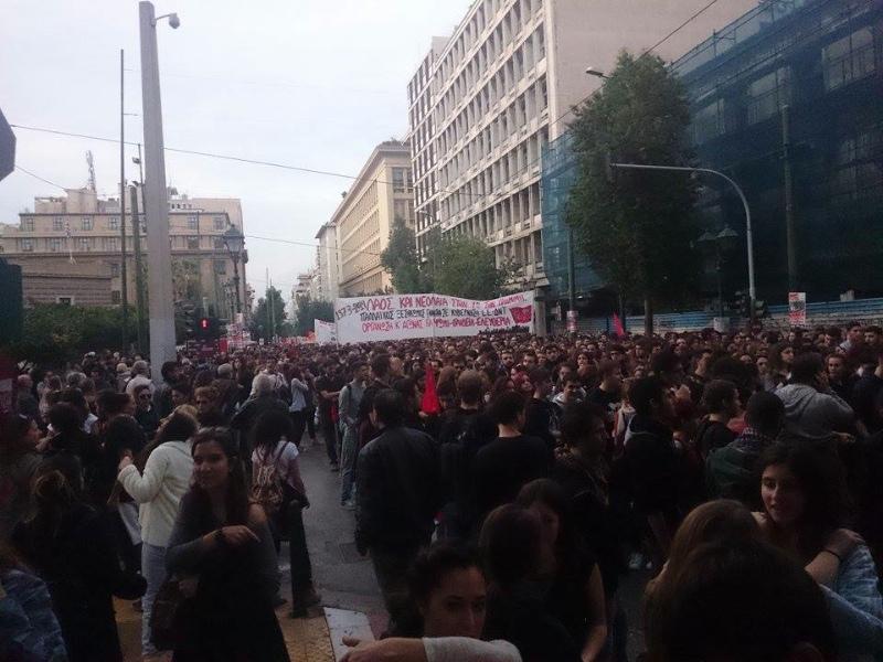Live from Athens: riot police fires teargas at protesters (videos)
