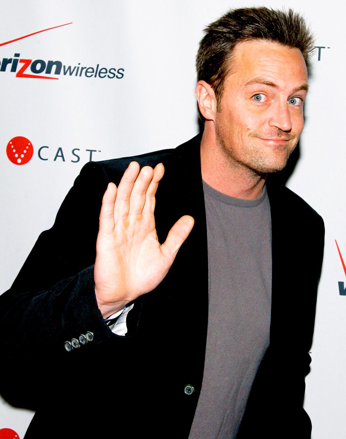 Matthew Perry Finger