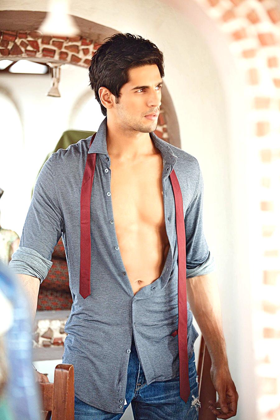 Siddharth Malhotra In Kukkad