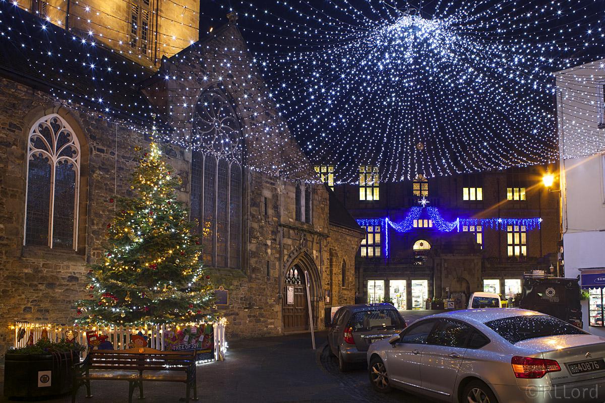 Christmas lights switch on - when & where? - ITV News