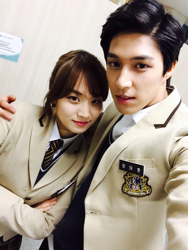 High School Love On Cast