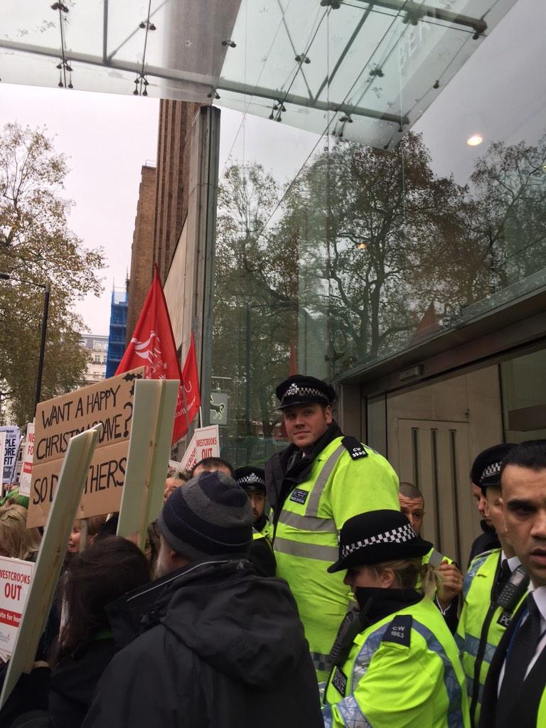 The tallest cop in the London Metropolitan Police Service. I wonder how ...