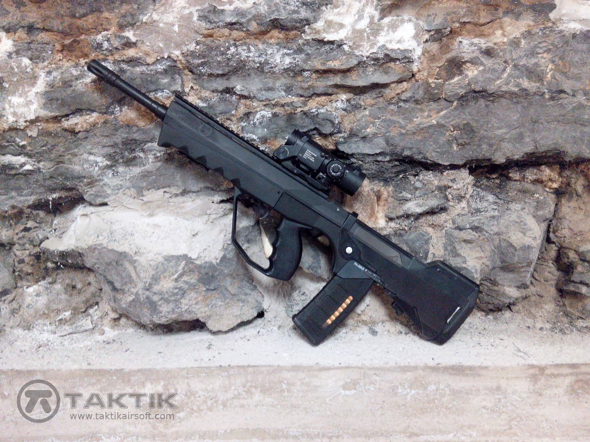 Airsoft Famas Custom