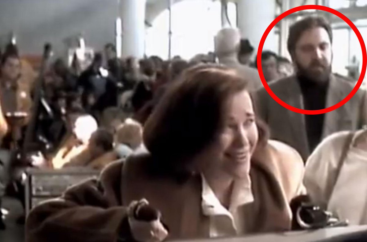 Elvis fans think the King was alive and well working as an extra in ...