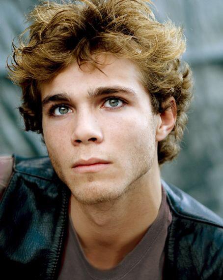 Seth Powers's Instagram, Twitter & Facebook on IDCrawl