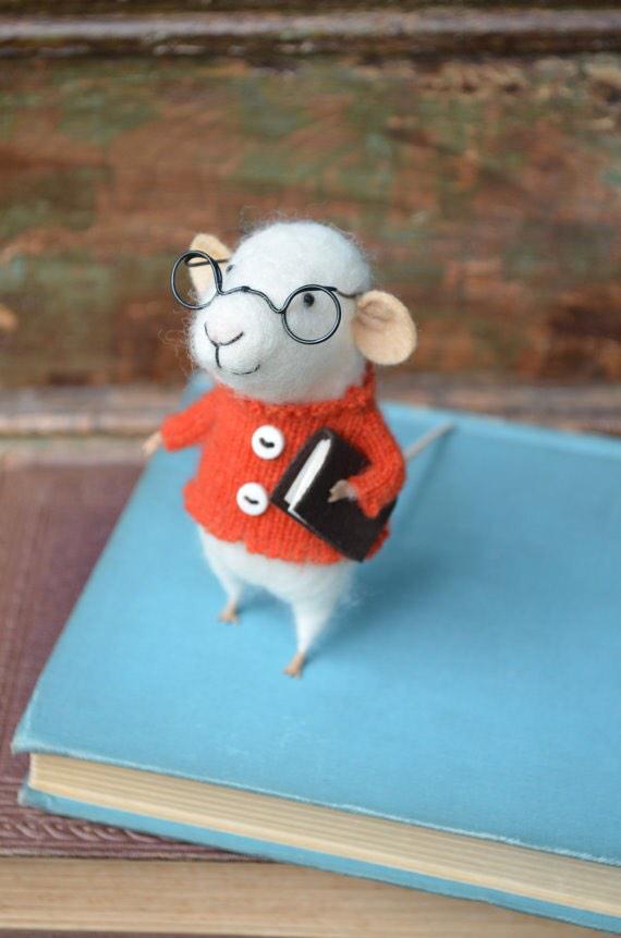 Stuart Little Mouse With Glasses