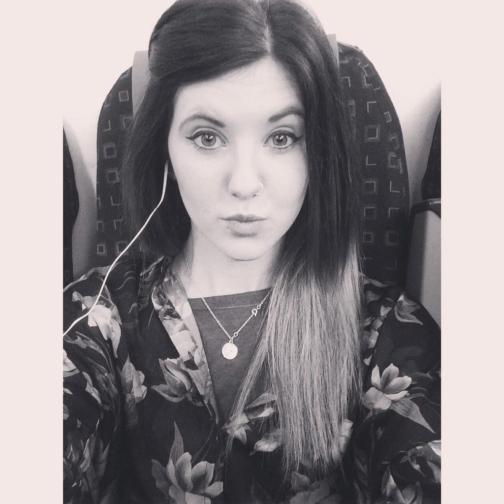 Holly Rawlinson's Instagram, Twitter & Facebook on IDCrawl