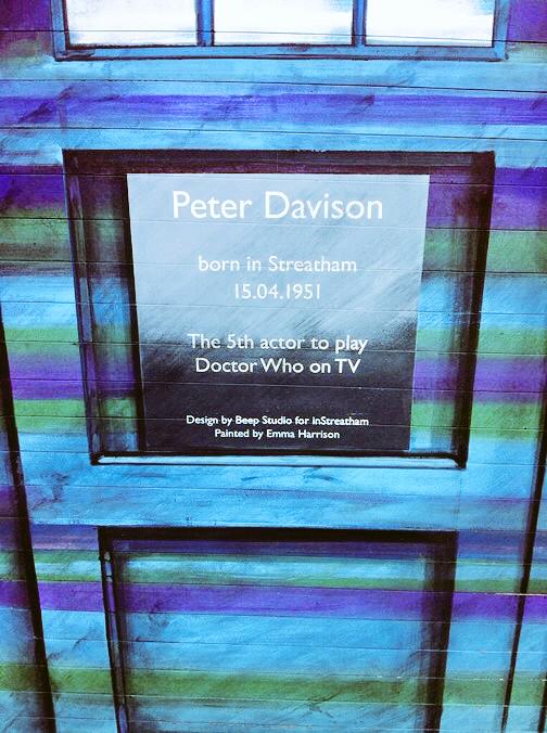 Fantastic Tardis shop-front mural in tribute to Peter Davidson : r ...
