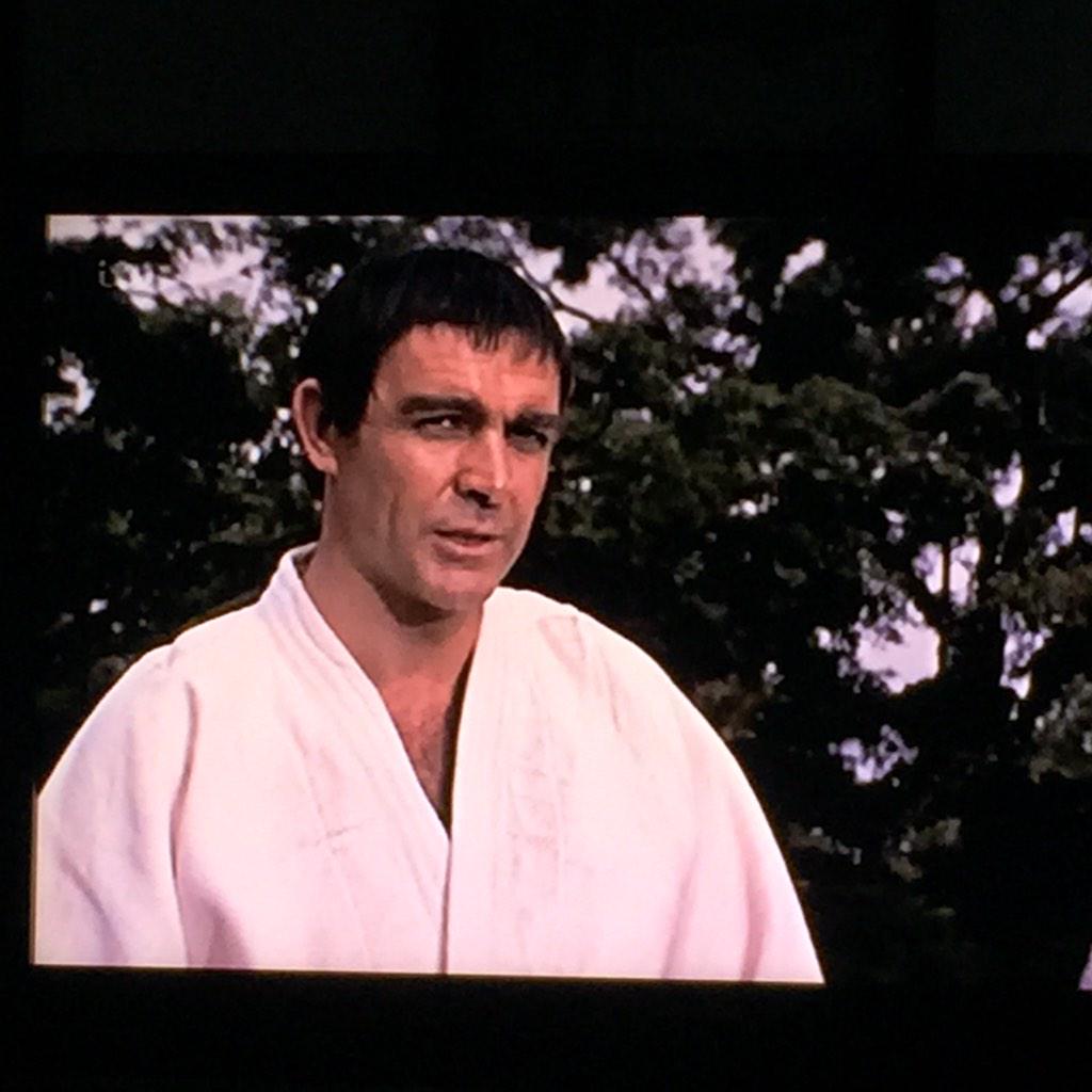 Joe Earnshaw on Twitter: "They've sewn on a Japanese barnet onto Bond so he won't be recognised ...