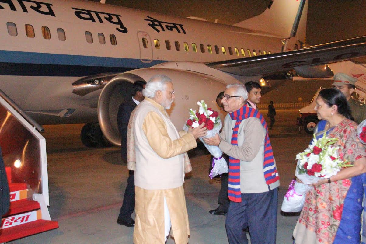 PM Narendra Modi’s arrival at Sardar Patel airport(video) | DeshGujarat