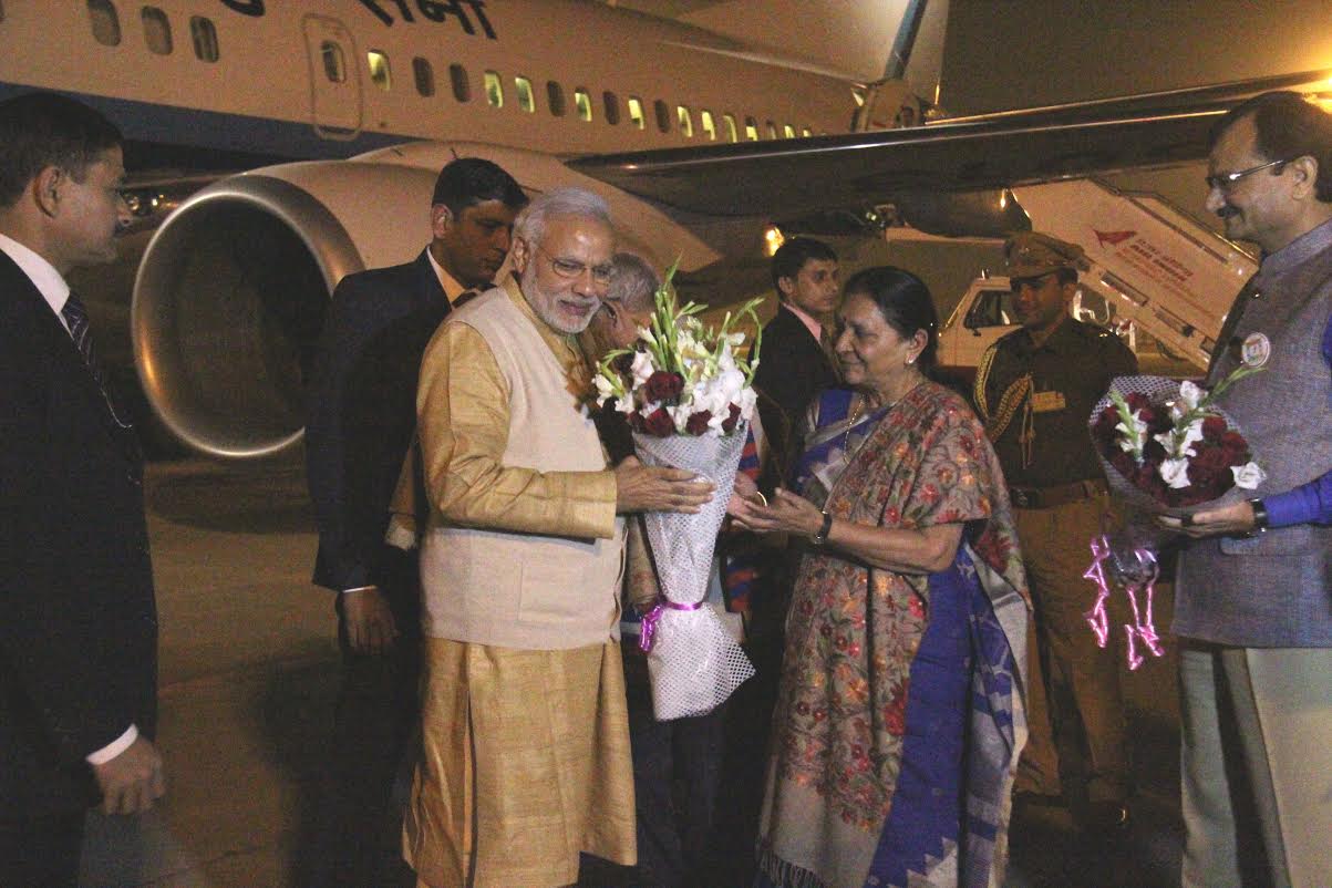 PM Narendra Modi’s arrival at Sardar Patel airport(video) | DeshGujarat