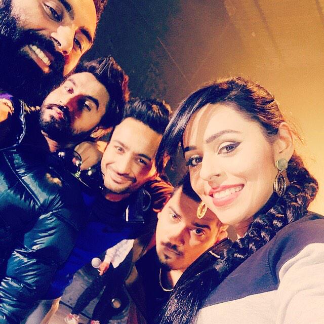 classify punjabi singer jatt lady jenny johal