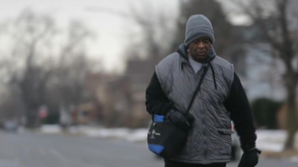 "No excuses": Detroit man walks nearly 21 miles a day, 5 days a week to ...