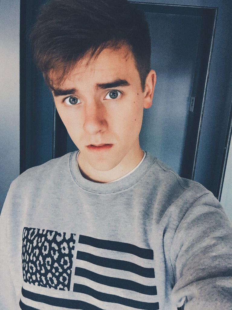 Connor Franta Haircut
