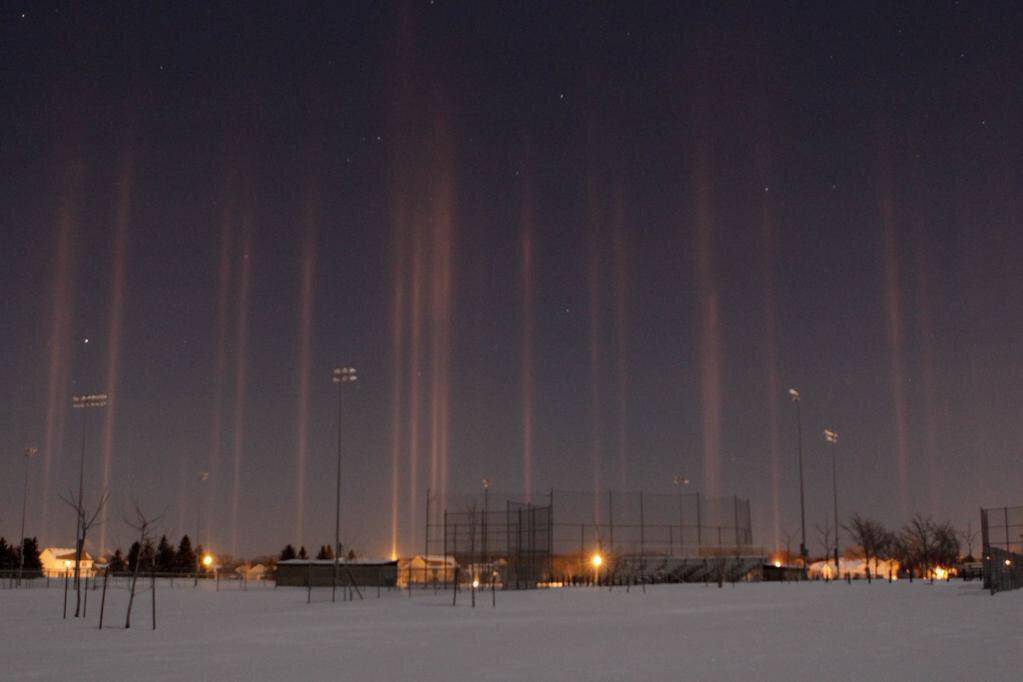 Light Pillars light reflection ice crystals Rochester Photo Devin ...