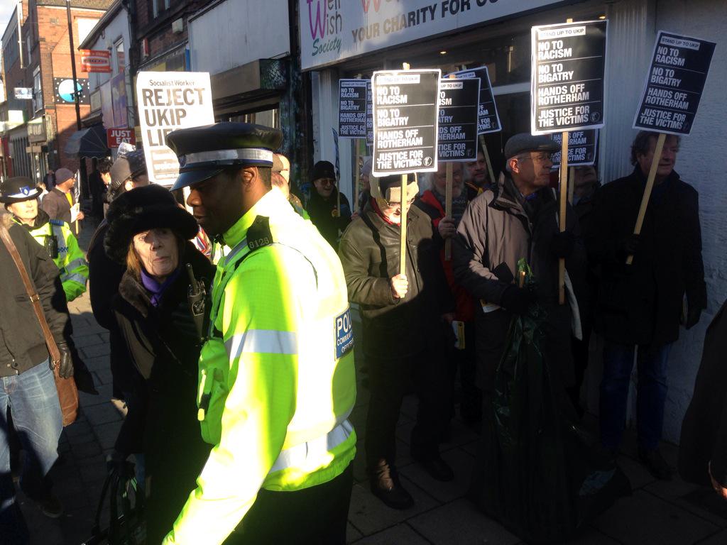 Farage event pulled in Rotherham after anti-Ukip protests - ITV News