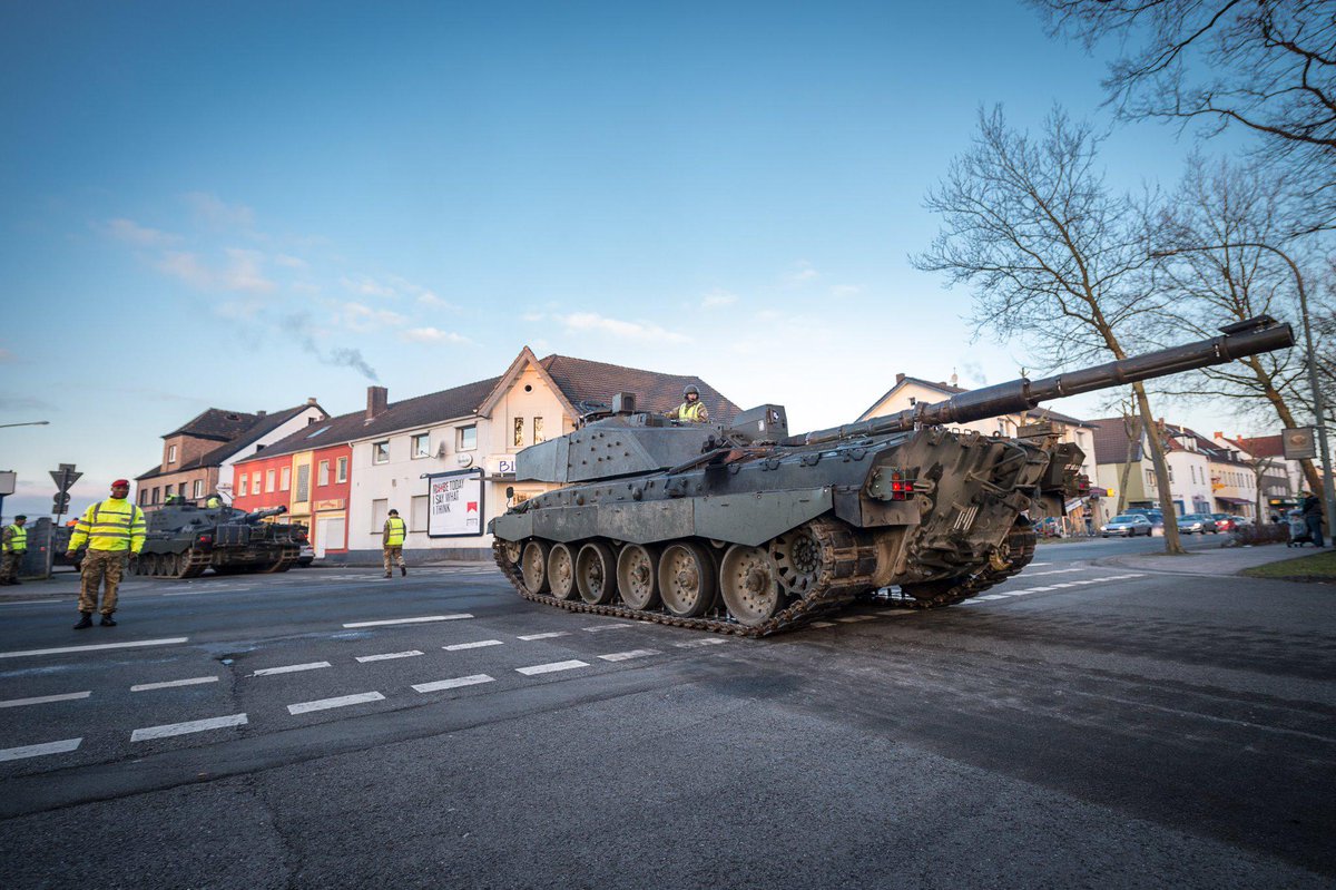 Challenger Main Battle Tanks operated soldiers Queen Royal Hussars head ...