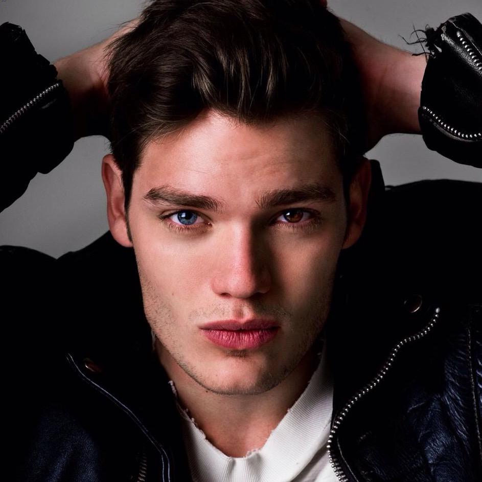 Dominic Sherwood Eye Color