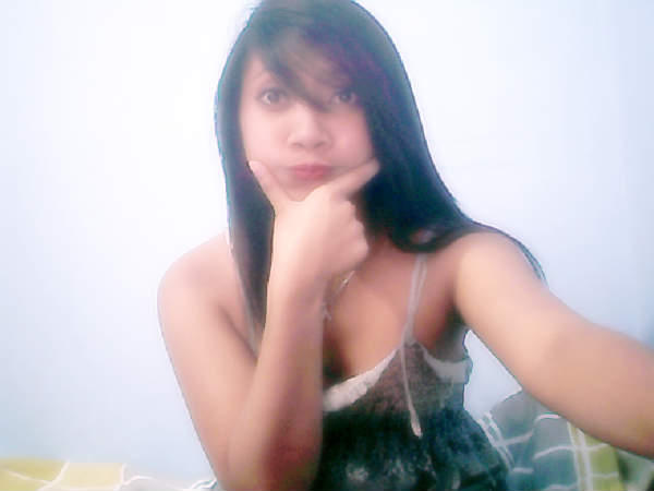 Jelyn R. Antonio on Twitter: "pa cute !! #webcamtoy http://t.co/f1C3CRcx"