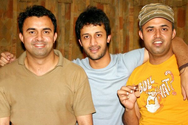 Atif Aslam With His Brothers