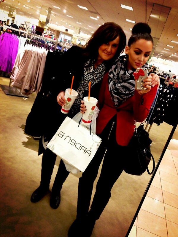 Dana Pavlu's Instagram, Twitter & Facebook on IDCrawl