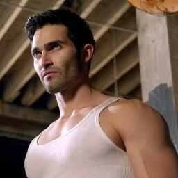 Tyler Hoechlin Body