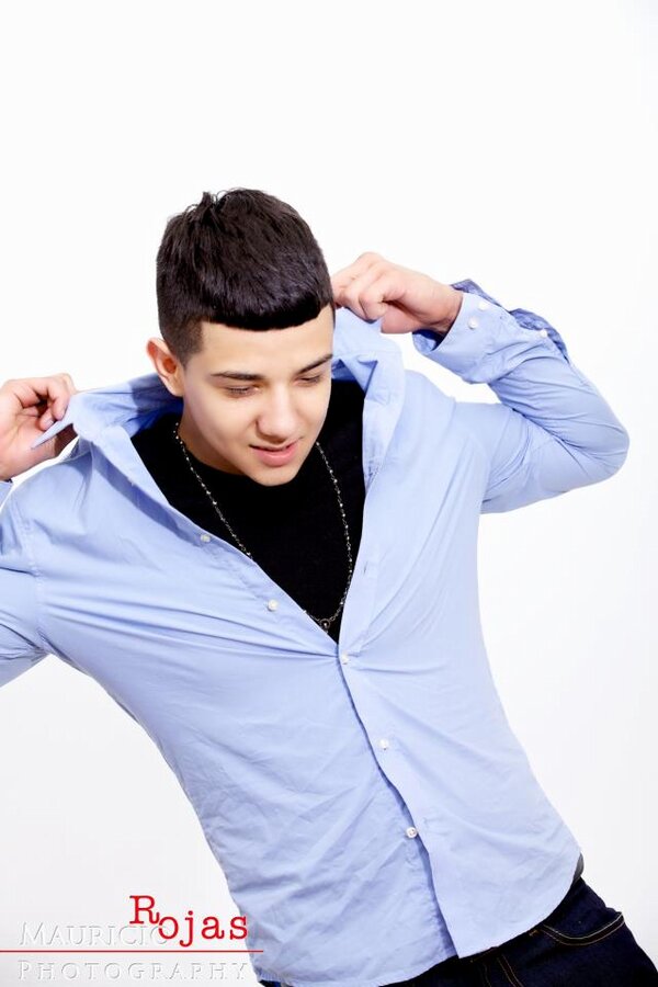 Luis Coronel Y Su Novia Adilene Idalie
