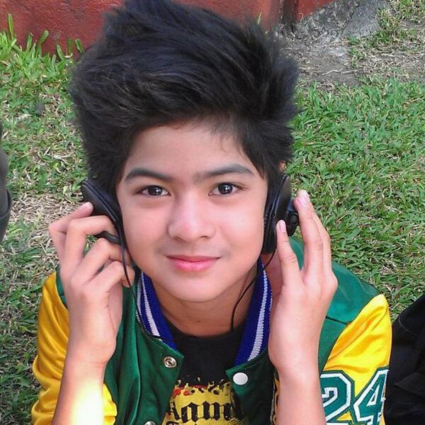 John Emmanuel Bermundo Pose