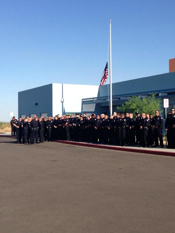Entire Phoenix Police Force Attends Kindergarten Graduation Of Fallen ...