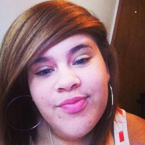 Esther Adames's Instagram, Twitter & Facebook on IDCrawl